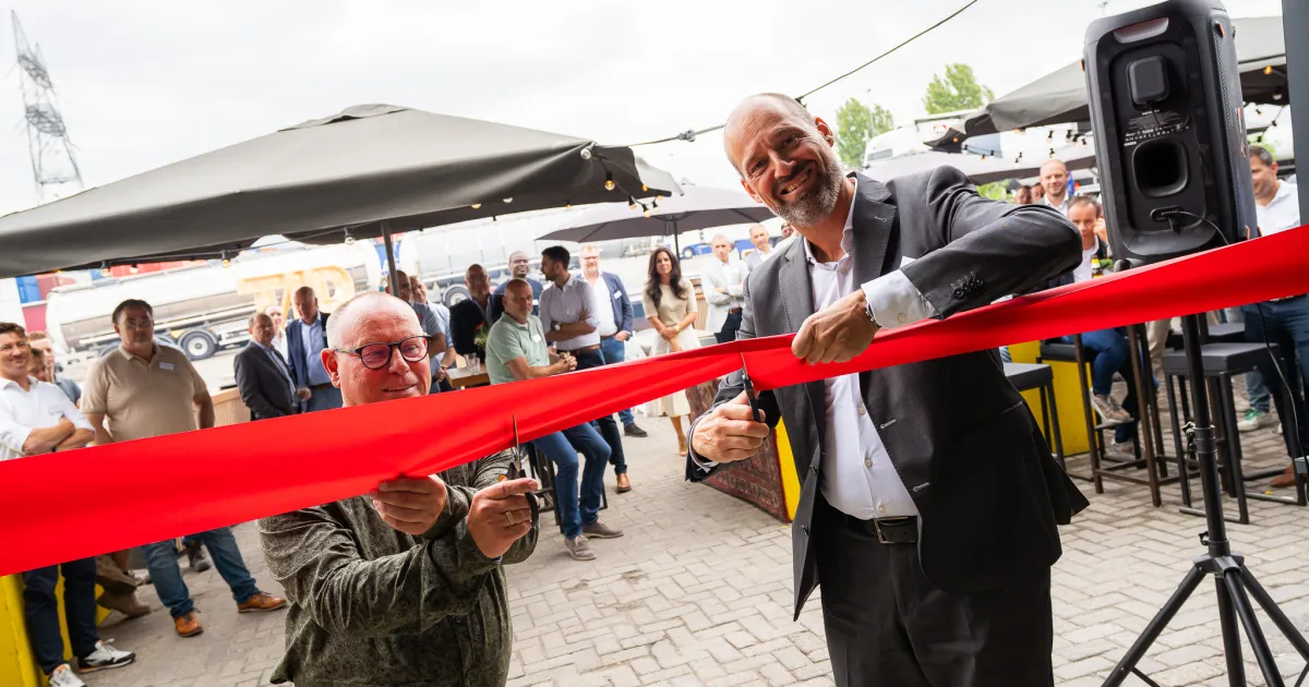 Feestelijke opening vernieuwde TIP locatie in de Waalhaven | TIP Group